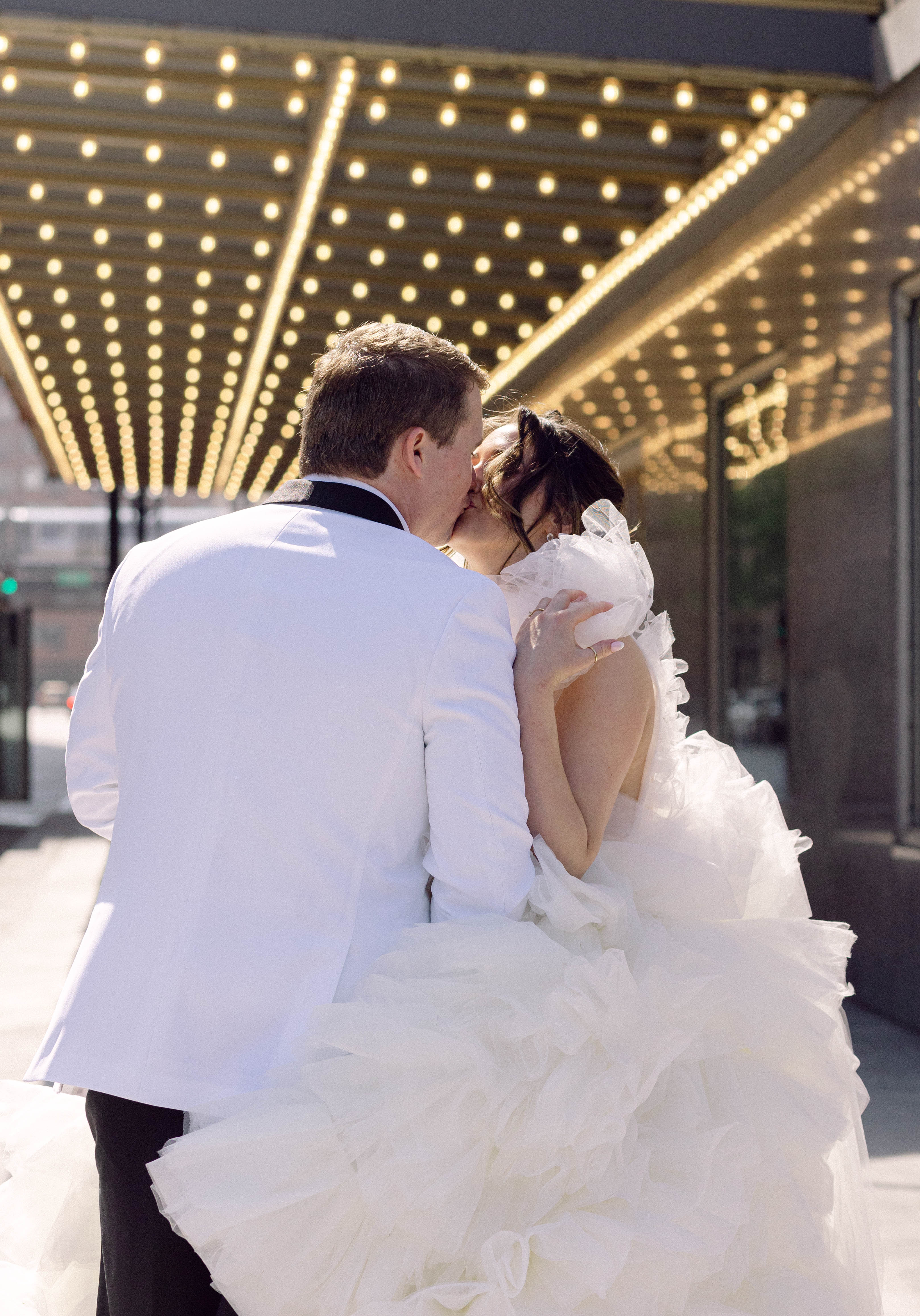 Dreamy Pastels: Caroline and Michael's Chicago Wedding Floral Design ...