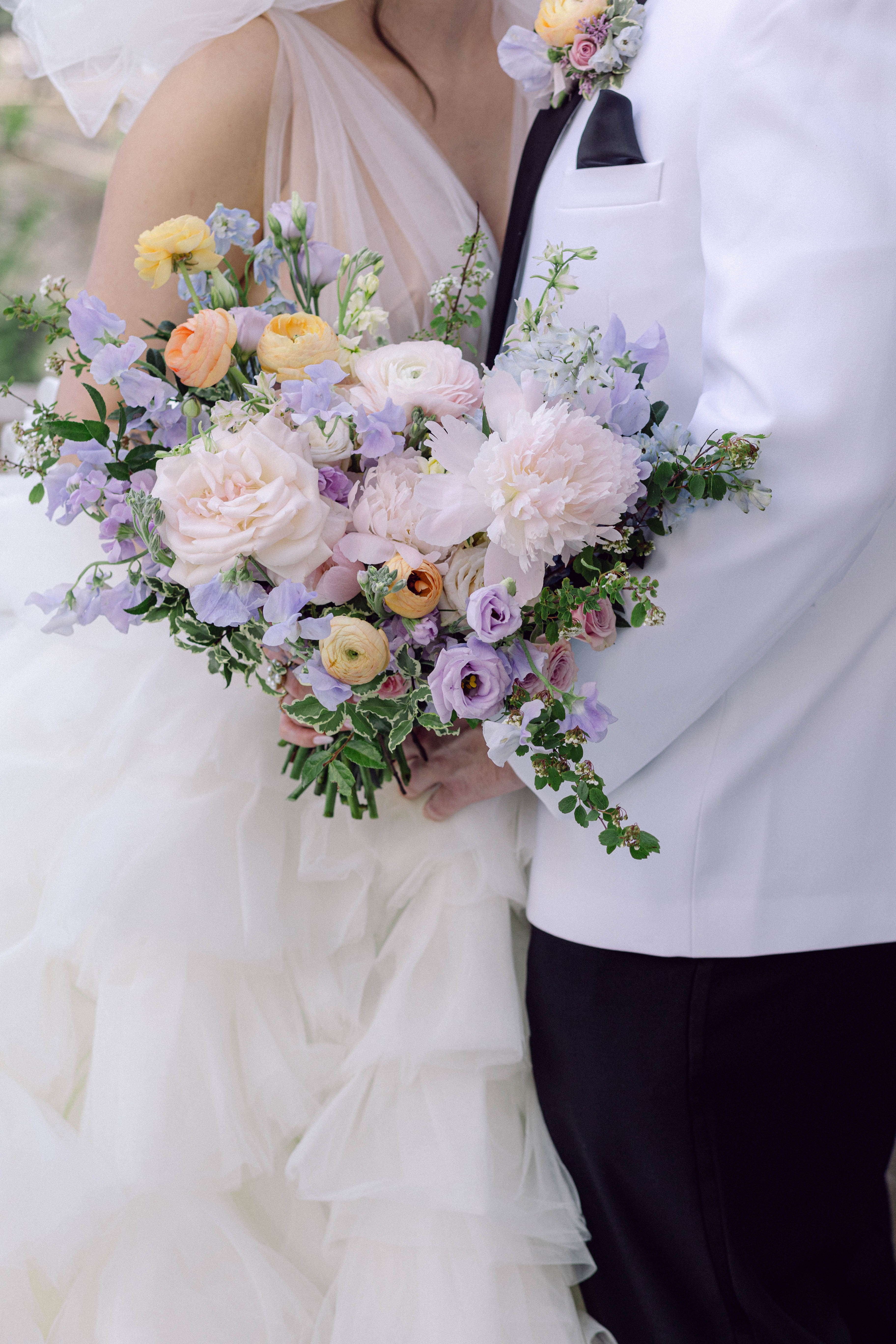 Dreamy Pastels: Caroline and Michael's Chicago Wedding Floral Design ...