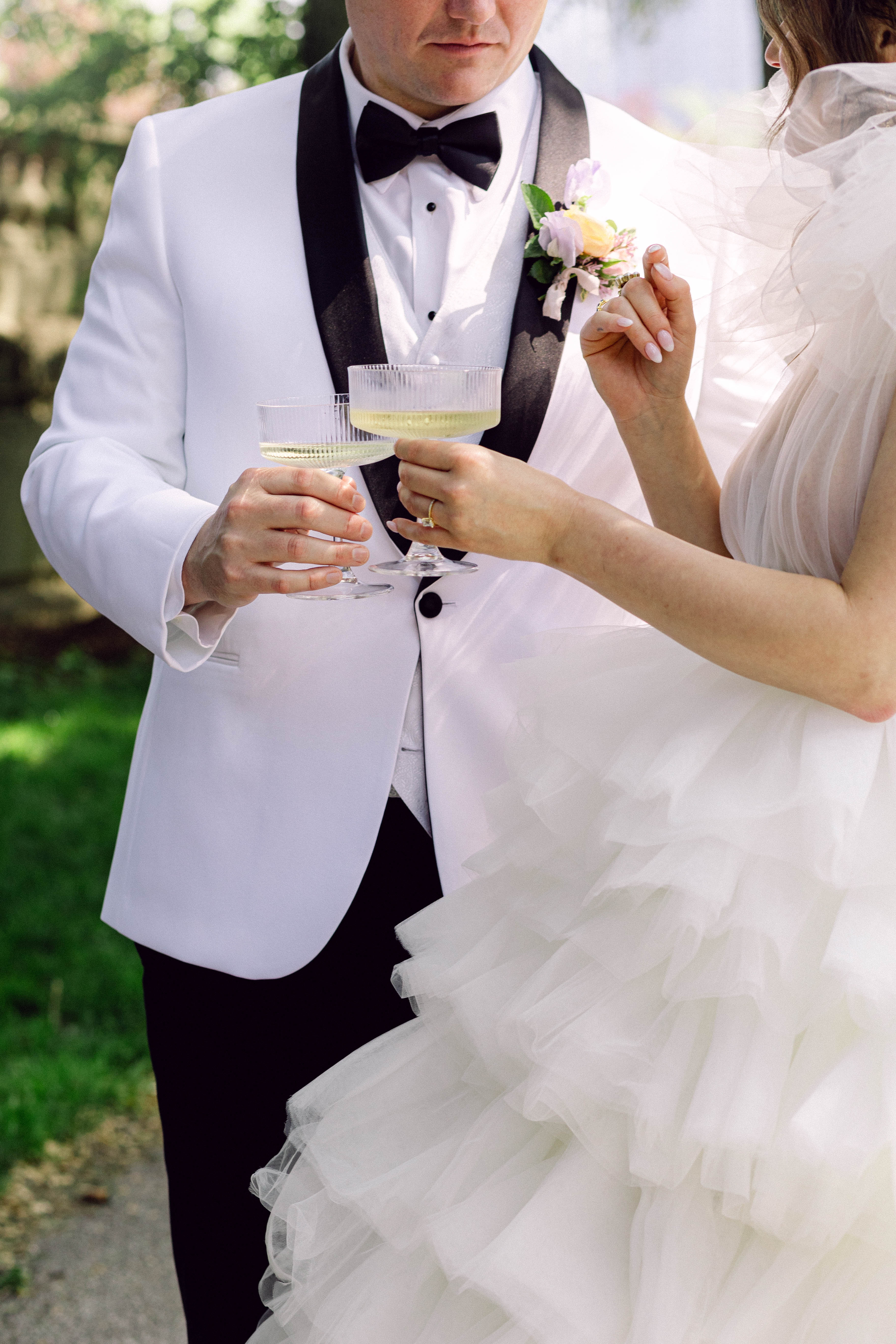 Dreamy Pastels: Caroline and Michael's Chicago Wedding Floral Design ...